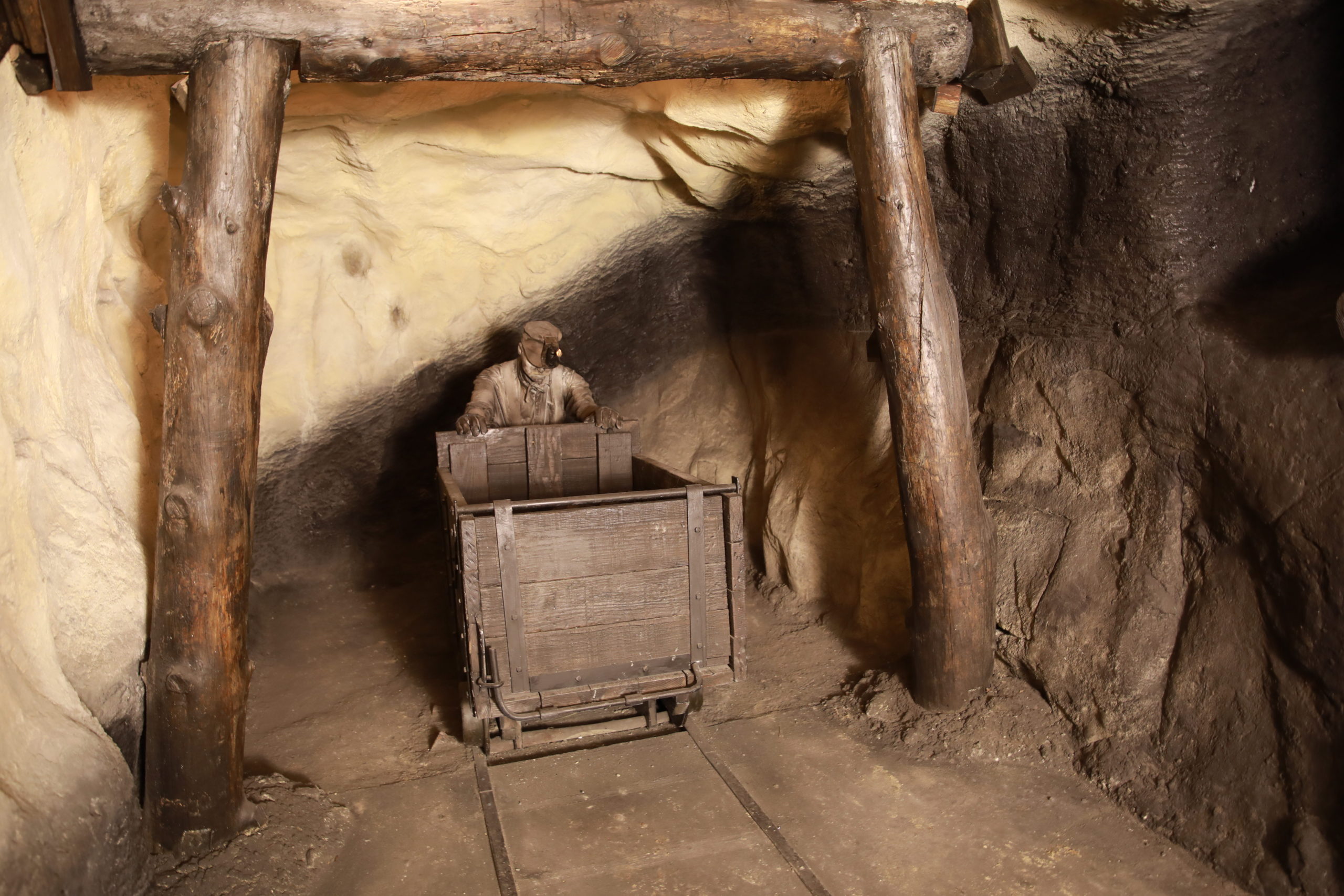 Black Diamond Mine - WELDON EXHIBITS